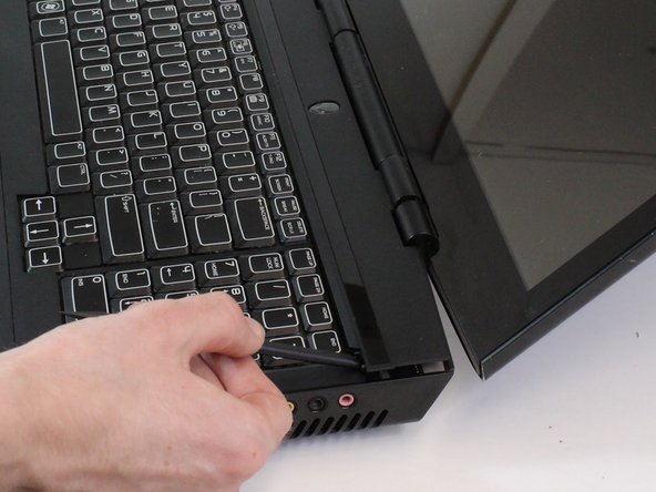 Замена клавиатуры Alienware M17x P01E - HD01