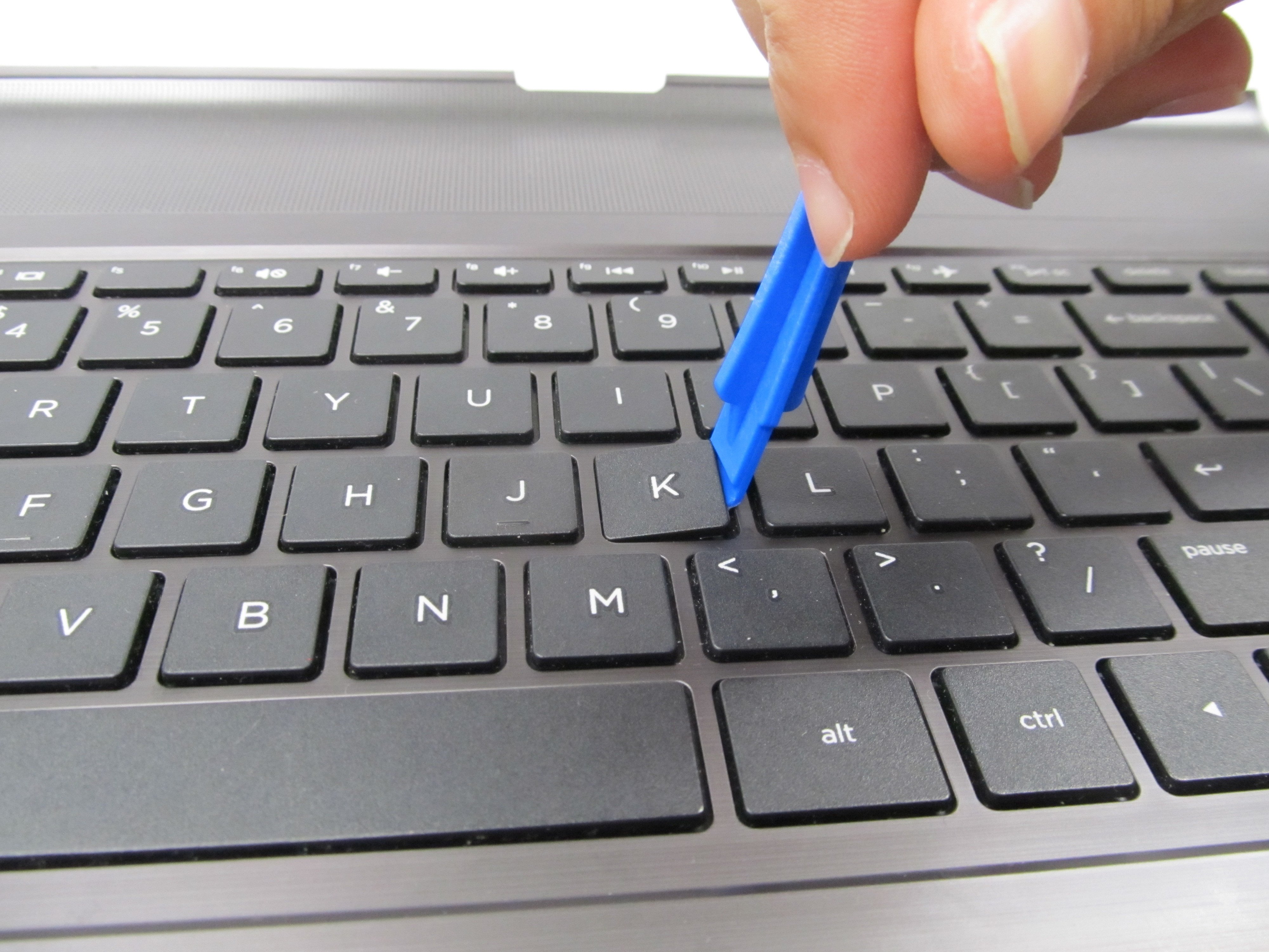 How To Remove Laptop Keyboard Keys Without Tool HOWTOREMVO